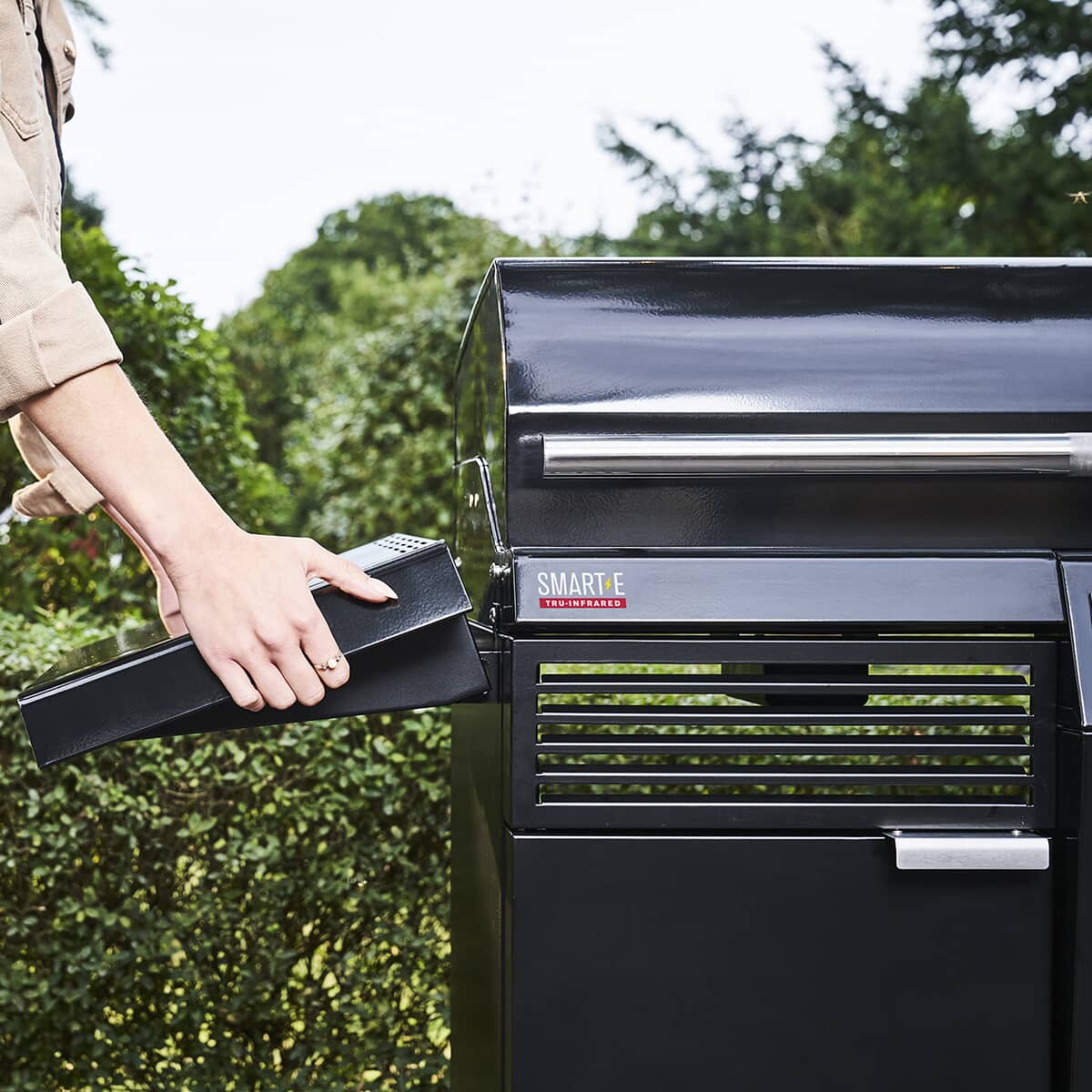 Char-Broil Smart-E Electric BBQ (140959) - BBQ World