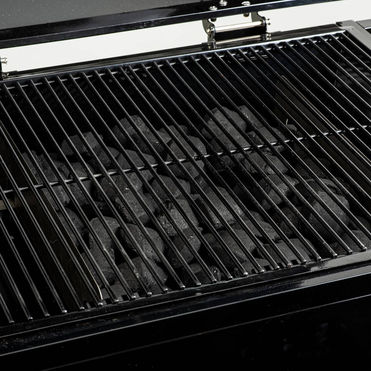 Outback Roast Box 650 Charcoal BBQ (OUT371038) - BBQ World