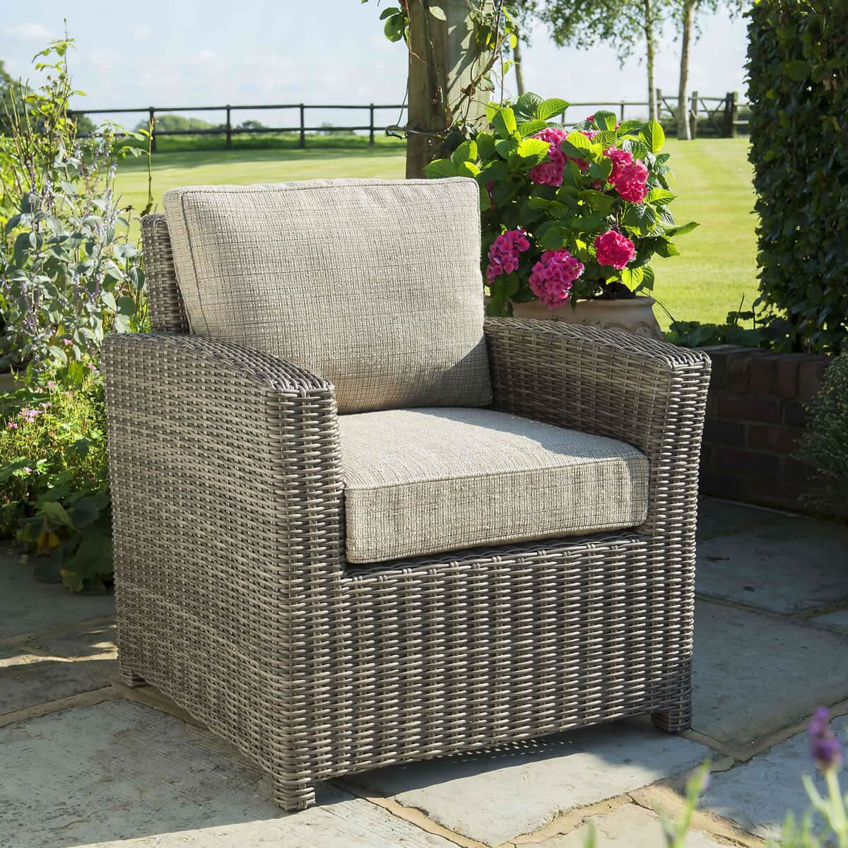 Hartman Bali Casual Lounge Chair - (68118083) - Garden Furniture World