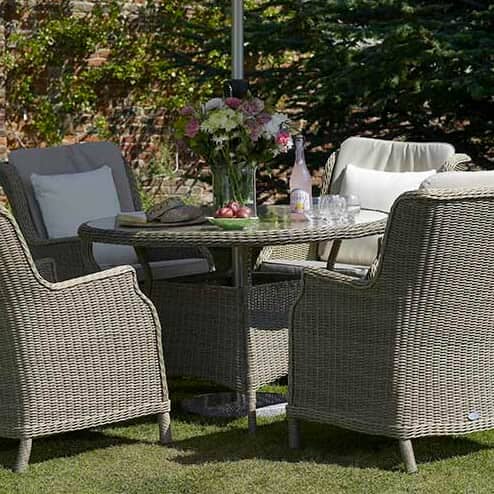 Bramblecrest Oakridge 120cm Round Table - (RKTR4) - Garden Furniture World